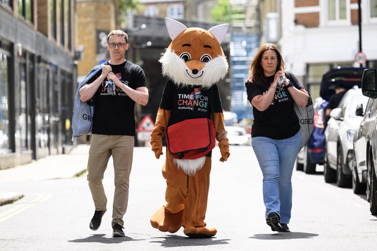 Special delivery by anti-fox hunt campaigners to party headquarters